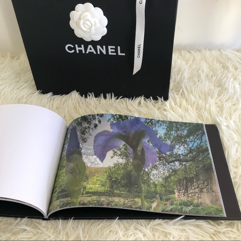 Chanel Table Book (Free Paper Bag) - Gem